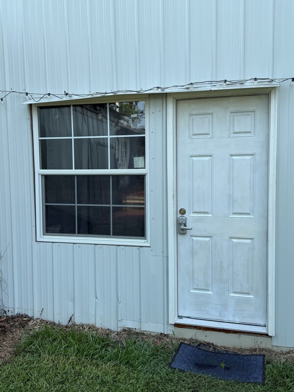 Barn Apartment Located In Beautiful Warrenton Ga. 52ac, Lakes, Walks And More! - Thomson, GA