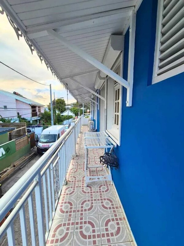 Homerez - Inviting House In Schoelcher With Beautiful View - Fort-de-France