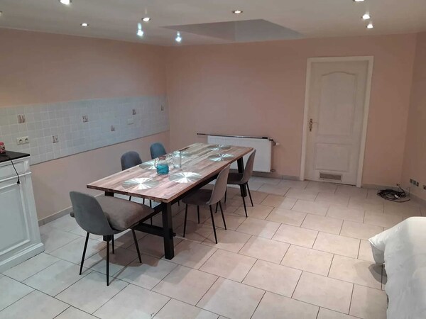 Homerez - Maison Près De Forest 125 M² Pour 6 Personnes - Saint-Gilles