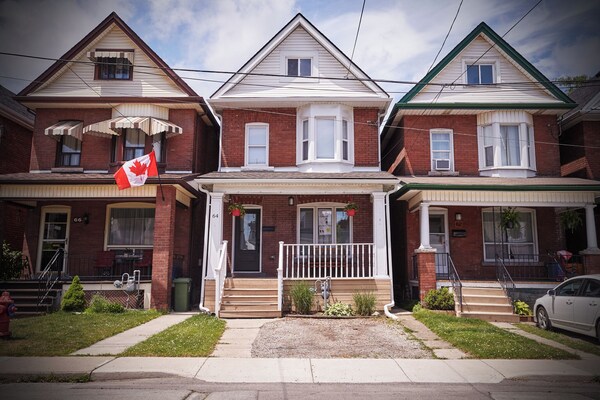 5 Bed Rm Modern House Near Gage Park, Tim Hortons Field And St Peter's Hospital - Hamilton, Canadá
