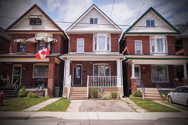 5 Bed Rm Modern House Near Gage Park, Tim Hortons Field And St Peter's Hospital - Hamilton, Canadá
