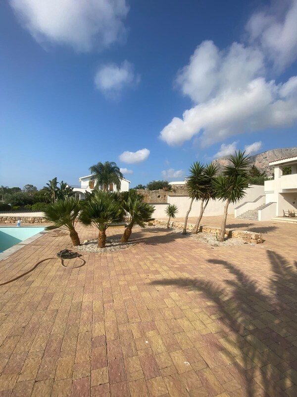 Villa With Pool Consisting Of Two Apartments 500mt From The Beach Magaggiari - Aeropuerto de Palermo - Punta Raisi (PMO)