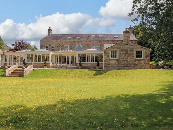 Laithe House, Pet Friendly, Luxury Holiday Cottage In Cliviger - Burnley