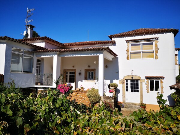 Holiday Home 'Cottage' With Mountain View, Shared Pool And Wi-fi - Galicia