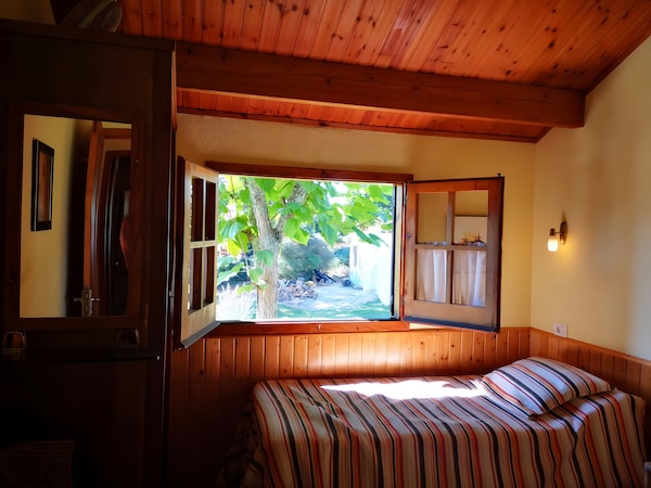 Ferienhaus 'Rosal Lodge' Mit Bergblick, Gemeinschaftspool Und Wi-fi - Vilar de Mouros