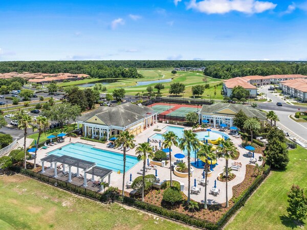 Beautiful, Single Level Golf Resort Pool Home - Davenport, FL