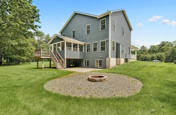 Saratoga Family Haven | Fire Pit + Bbq Grill + 5-bedroom Home - Saratoga Springs, NY
