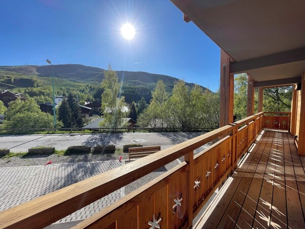 Apartment 'Les Vernettes' With Mountain View And Balcony - Les Deux Alpes