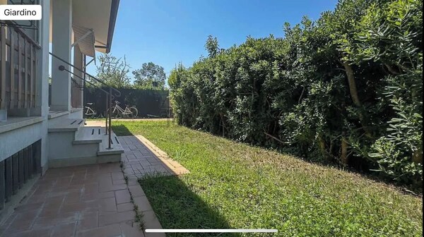 Cozy Villa 800 Meters From The Sea With Private Garden And Parking Space - Forte dei Marmi