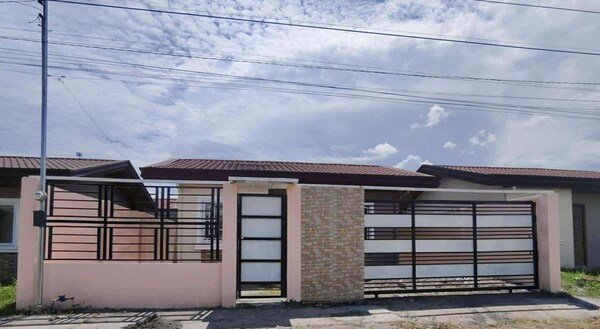 Charming 2-bedroom Bungalow With Wifi, Ac In Awesome General Santos City - General Santos
