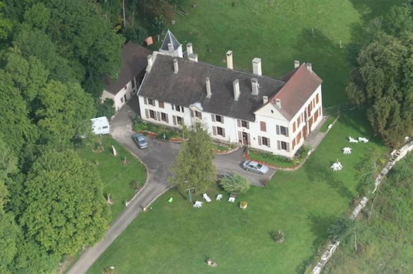 Maison De Campagne 'Domaine Du Val Bruant' Avec Terrasse Partagée Et Wi-fi - Parc national de forêts
