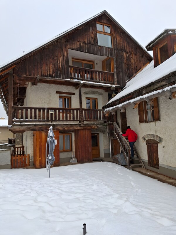 Holiday Home 'à Molines En Queyras 8-15 Pers' With Mountain View, Private Terrace And Wi-fi - Molines-en-Queyras