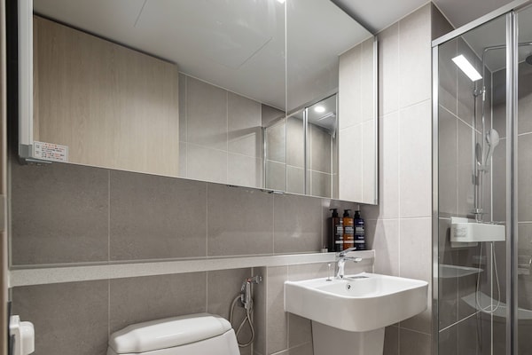 Stylish Mount Air Condo: 3 Bedrooms, 2 Bathrooms, 4 Air Conditioners, 65-inch Tv - 의정부시