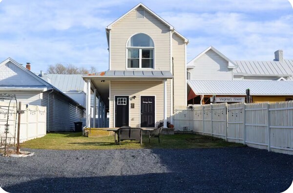 Historic New Market Retreat W/washer And Dryer - Broadway, VA