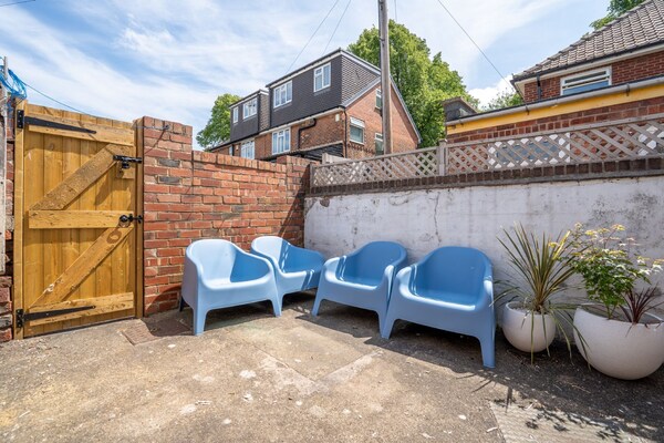 Blue Sky House -  A Family Break That Sleeps 4 Guests  In 2 Bedrooms - York