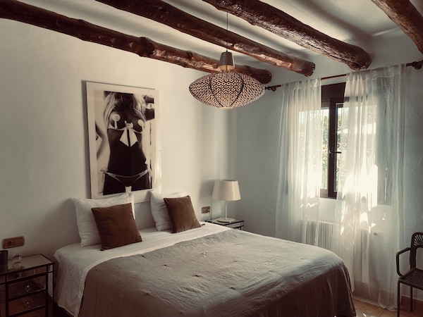 Lovely Decorated Family Home - Ibiza
