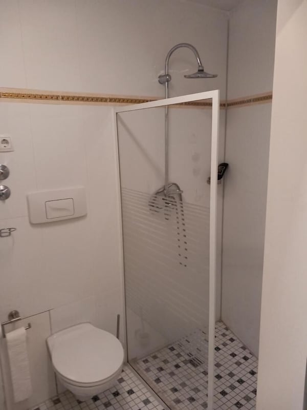 Charmantes Zimmer Mit Balkon In Bad Salzuflen - Bad Salzuflen