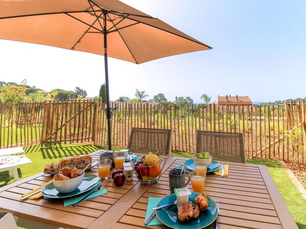 2-room Apartment With Garden, 4 P, Close To Beach - Collobrières