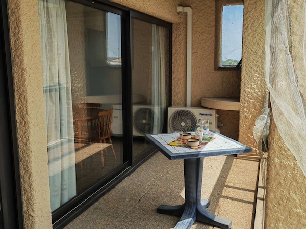 Air-conditioned Apartment With Terrace, Private Parking In Le Barcarès - Leucate