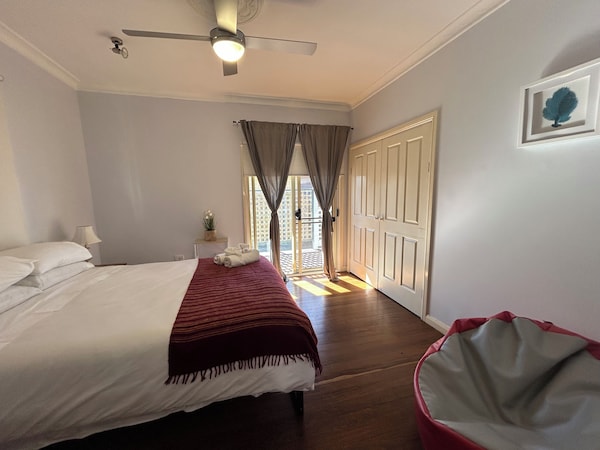 Spacious Stylish Coastal Escape - Forster