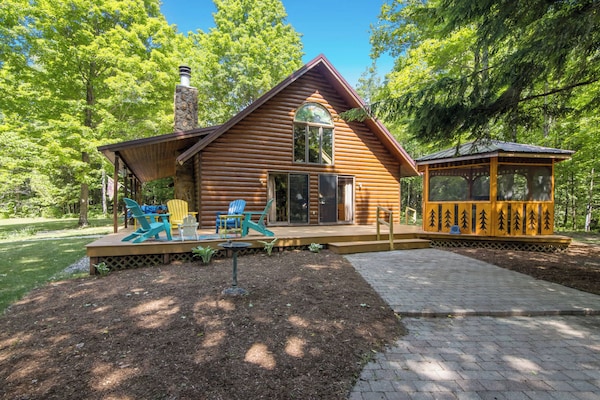 Bradley's Bend Trout Fishing Riverfront Log Cabin - Bear Lake, MI