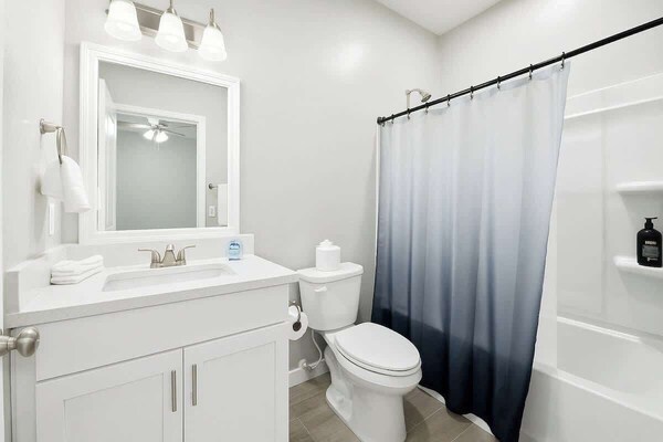 2br/2ba W/ 3 Beds Prime Location - Peoria, AZ