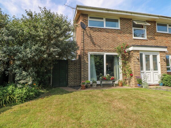 Pebble Place, Pet Friendly, Country Holiday Cottage In Rustington - Arundel