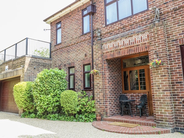 Bentfield House, Pet Friendly, With Open Fire In Whiston - Sheffield