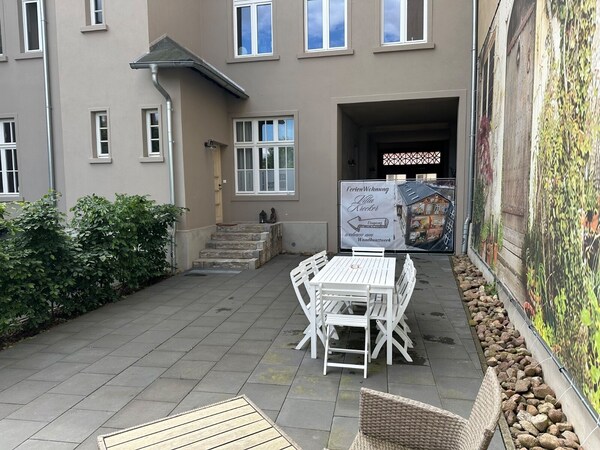 Villakrocker  Elberadweg Trifft Wandkunstwerk - Burg (bei Magdeburg)