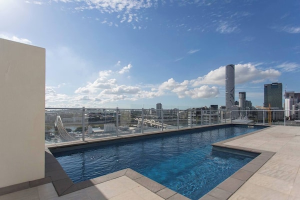Charming 1-bedroom Apartment With Ac, Wifi In Lovely South Brisbane - Oxley