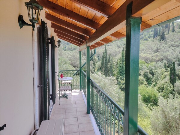 Serene Family House With Mountain & Sea Views  Close To The Beach - Kalami