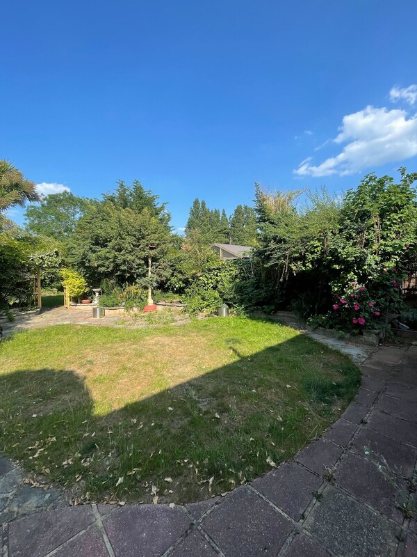 Classic 5-bed Houseterrace, Free Parking - Romford