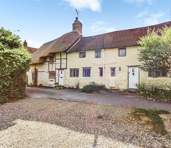 Quaint, Tranquil Village Cottage Set Back From Road In Long Crendon Near Thame - Buckinghamshire