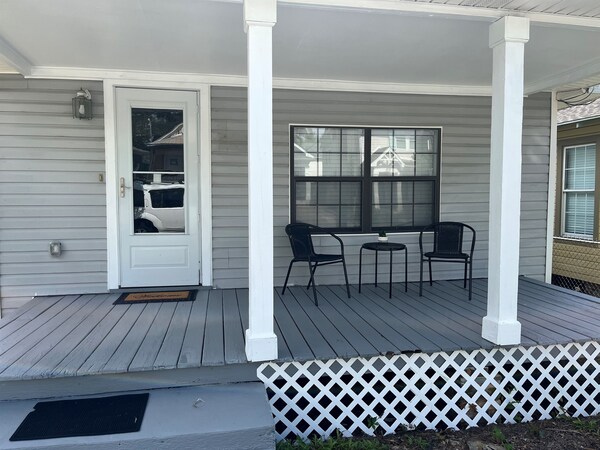 Downtown Pensacola-alcaniz Cottage - Gulf Breeze, FL
