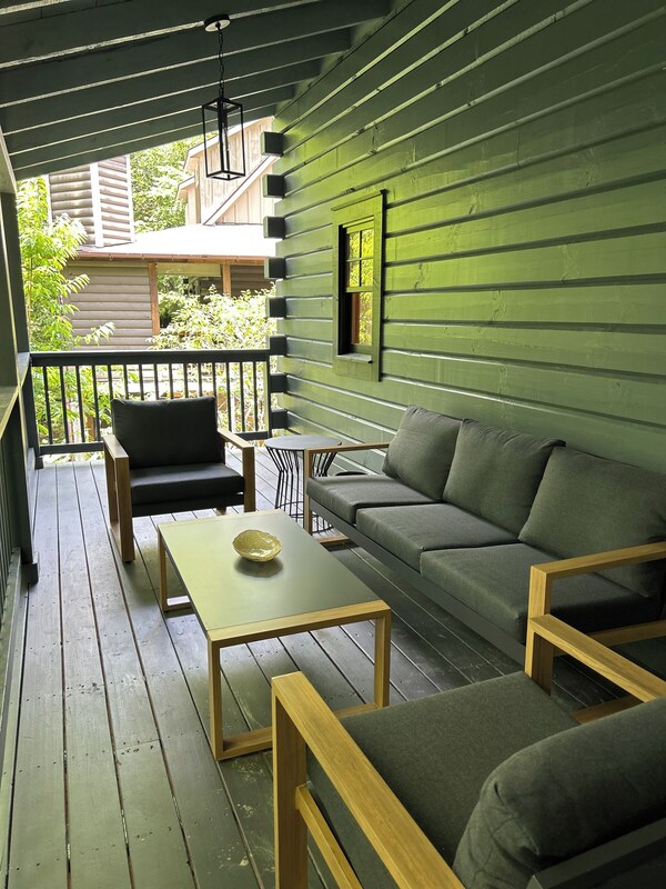 Beautiful Newly Renovated Modern Mountain Cabin 8 Min From Downtown W/ Club - Highlands, NC