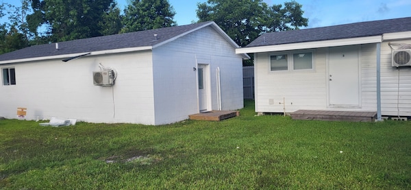 Charming 1-bedroom Bungalow Oasis Panama City With Ac, Wifi - Panama City