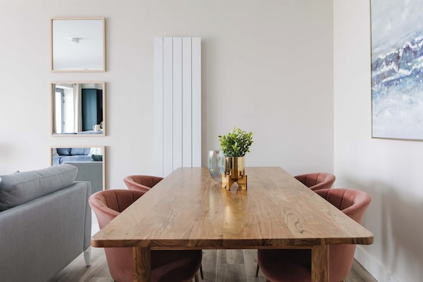 The Escape, A Serene Space, Designed With Your Relaxation & Rejuvenation In Mind - 포트러쉬