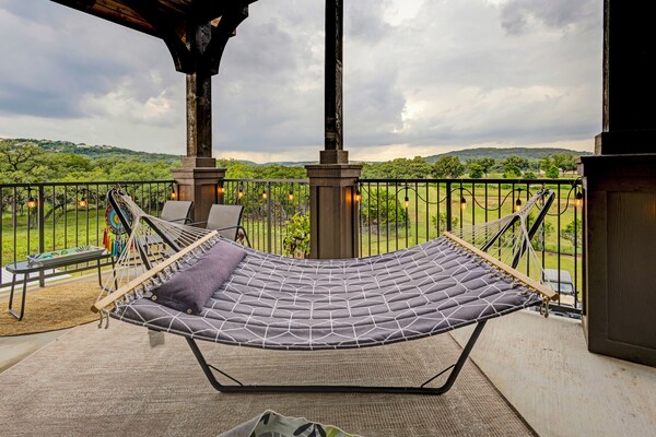 Hill Views 1-bedroom Apartment With Ac, Wifi Near Sea World Six Flags Rim - Helotes, TX