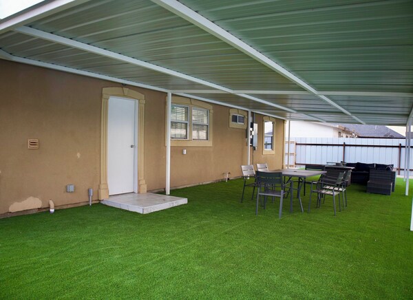 Cozy 3-bedroom, 2-bath Home In Midland Perfect For Families Or Work Trips! - Midland, TX