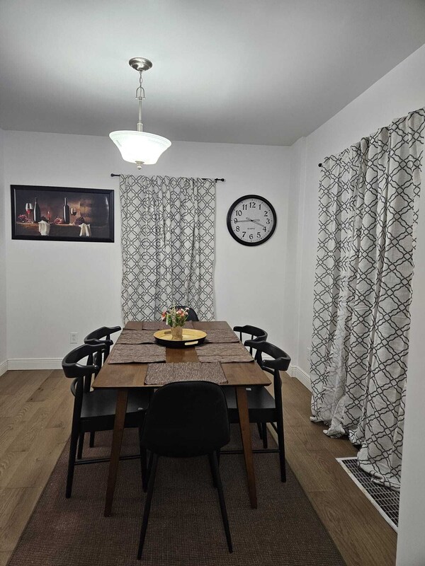 Charming Home In Niagara Falls - Niagara Falls, NY