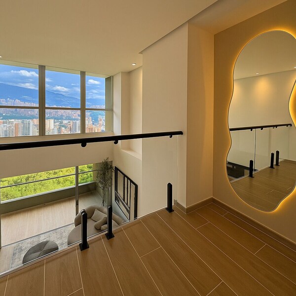 El Poblado Luxury 2 Story Penthouse 4br Amazing, Spacious With Breathtaking View - Medellín, Colombia
