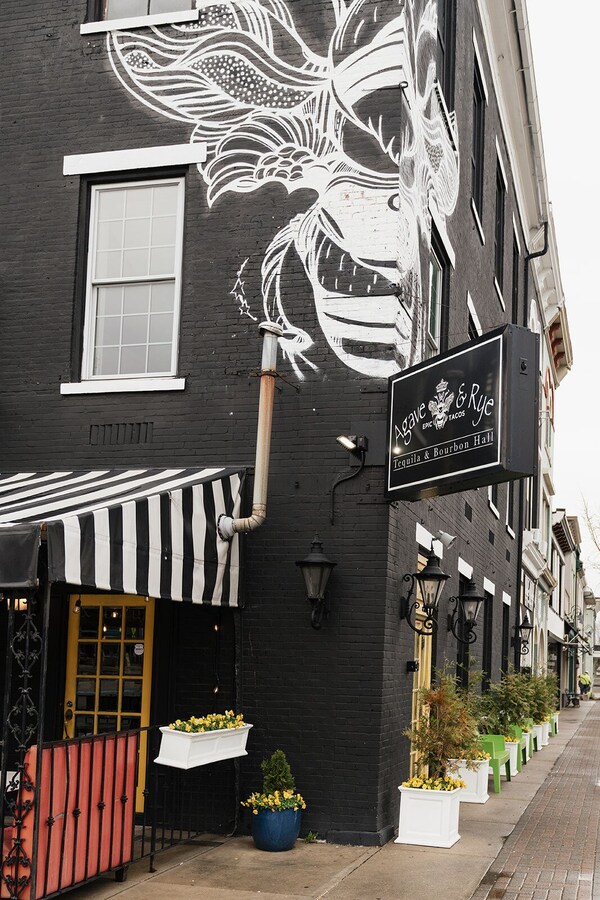 The Cozy Corner ~Downtown Troy - Troy, OH
