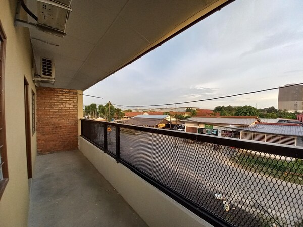 Dc Garden Homestay 2-bedroom House With Ac, Wifi In Shah Alam - 仁嘉隆