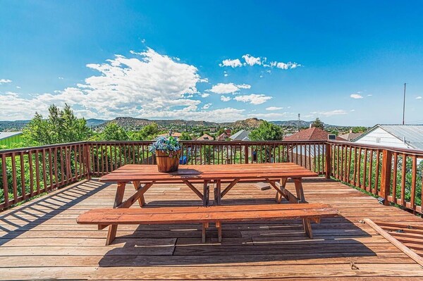 The Sunset Perch  Spectacular Mountain Views With Historic Charm - Trinidad, CO