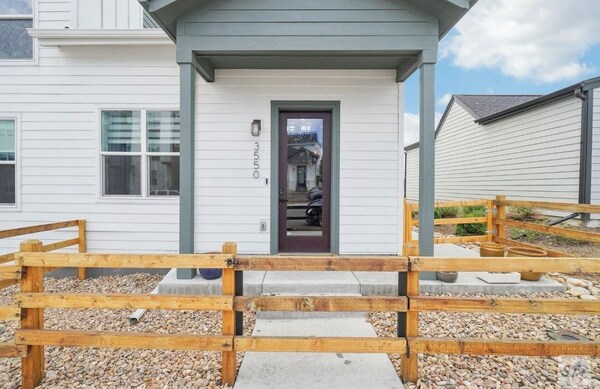 Chic Urban Loft Near Denver W/ Mtn Views - Thornton, CO