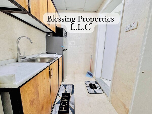 Fully Furnished Studio-apartment With Ac, Parking. Wifi In Lovely Abu Dhabi - Abu Dhabi