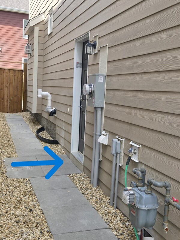 Cozy Basement Suite In Sw Calgary With Free Street Parking. - 캘거리
