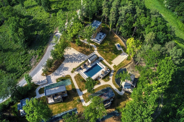 Le Pech Eternel:cabane Spa Des Pins - Sarlat-la-Canéda