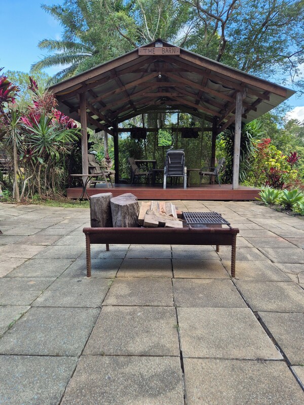 Tiny Home In The Rainforest.  Relax With The Wallabies And Abundant Birdlife, - Kuranda