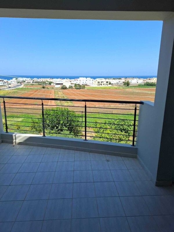 Top Floor Apartment With Community Pool And Sea Views - Protaras